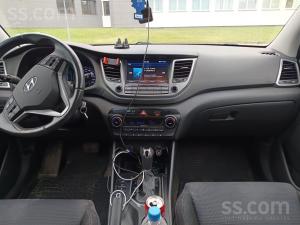 Grey Hyundai Tucson 2016 in Jurmala, with an engine capacity of 1.60 L and mileage of 145 thousand km for 9980 €, photo 9 on AUTOMOTO.COM.LV