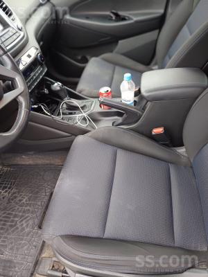 Grey Hyundai Tucson 2016 in Jurmala, with an engine capacity of 1.60 L and mileage of 145 thousand km for 9980 €, photo 11 on AUTOMOTO.COM.LV