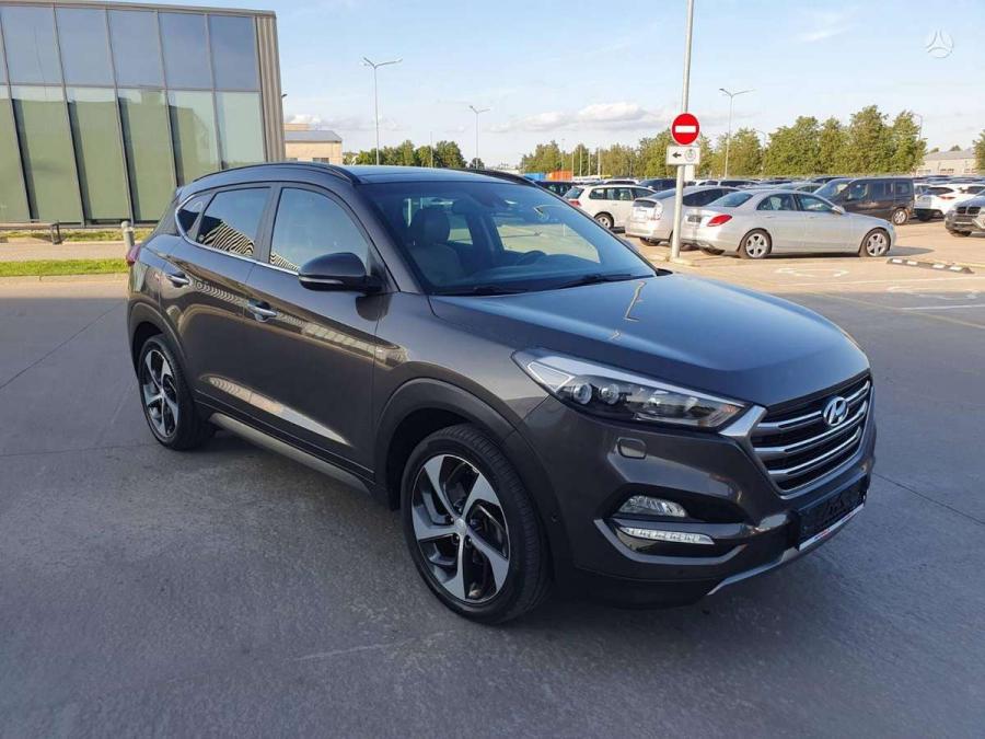 Pelēks Hyundai Tucson 2016 Šauļi, ar dzinēja tilpumu 1.70 L un nobraukumu 221 tūkst. km par 12300 €, foto 3 vietnē AUTOMOTO.COM.LV