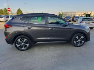 Pelēks Hyundai Tucson 2016 Šauļi, ar dzinēja tilpumu 1.70 L un nobraukumu 221 tūkst. km par 12300 €, foto 7 vietnē AUTOMOTO.COM.LV