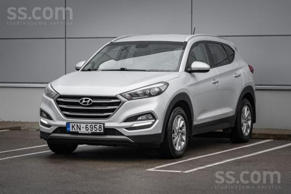 Pelēks Hyundai Tucson 2016 Rīga, ar dzinēja tilpumu 1.70 L un nobraukumu 329 tūkst. km par 8990 €, foto 1 vietnē AUTOMOTO.COM.LV