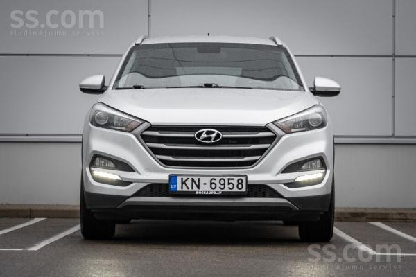 Pelēks Hyundai Tucson 2016 Rīga, ar dzinēja tilpumu 1.70 L un nobraukumu 329 tūkst. km par 8990 €, foto 2 vietnē AUTOMOTO.COM.LV