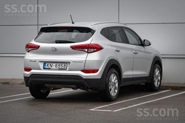 Pelēks Hyundai Tucson 2016 Rīga, ar dzinēja tilpumu 1.70 L un nobraukumu 329 tūkst. km par 8990 €, foto 4 vietnē AUTOMOTO.COM.LV
