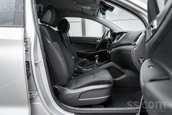 Pelēks Hyundai Tucson 2016 Rīga, ar dzinēja tilpumu 1.70 L un nobraukumu 329 tūkst. km par 8990 €, foto 10 vietnē AUTOMOTO.COM.LV