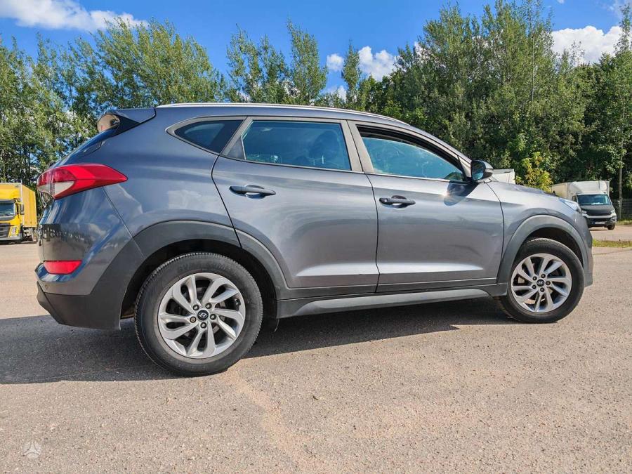 Pelēks Hyundai Tucson 2016 Kauņa, ar dzinēja tilpumu 1.69 L un nobraukumu 204 tūkst. km par 4200 €, foto 5 vietnē AUTOMOTO.COM.LV