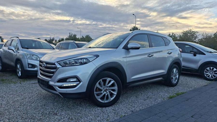 Pelēks Hyundai Tucson 2016 Kauņa, ar dzinēja tilpumu 1.59 L un nobraukumu 171 tūkst. km par 11700 €, foto 4 vietnē AUTOMOTO.COM.LV