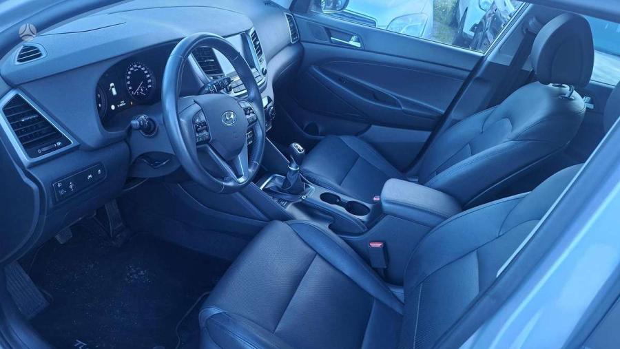 Pelēks Hyundai Tucson 2016 Kauņa, ar dzinēja tilpumu 1.59 L un nobraukumu 171 tūkst. km par 11700 €, foto 15 vietnē AUTOMOTO.COM.LV
