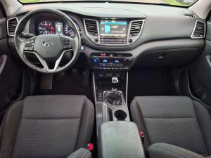 Grey Hyundai Tucson 2016 in Kaunas, with an engine capacity of 1.69 L and mileage of 220 thousand km for 8250 €, photo 4 on AUTOMOTO.COM.LV