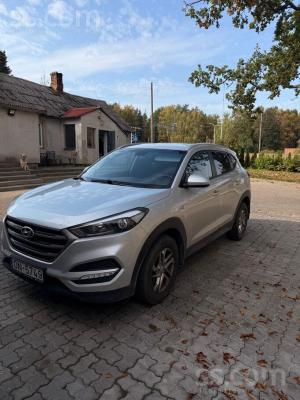 Pelēks Hyundai Tucson 2016 Rīga, ar dzinēja tilpumu 1.70 L un nobraukumu 162 tūkst. km par 11100 €, foto 3 vietnē AUTOMOTO.COM.LV