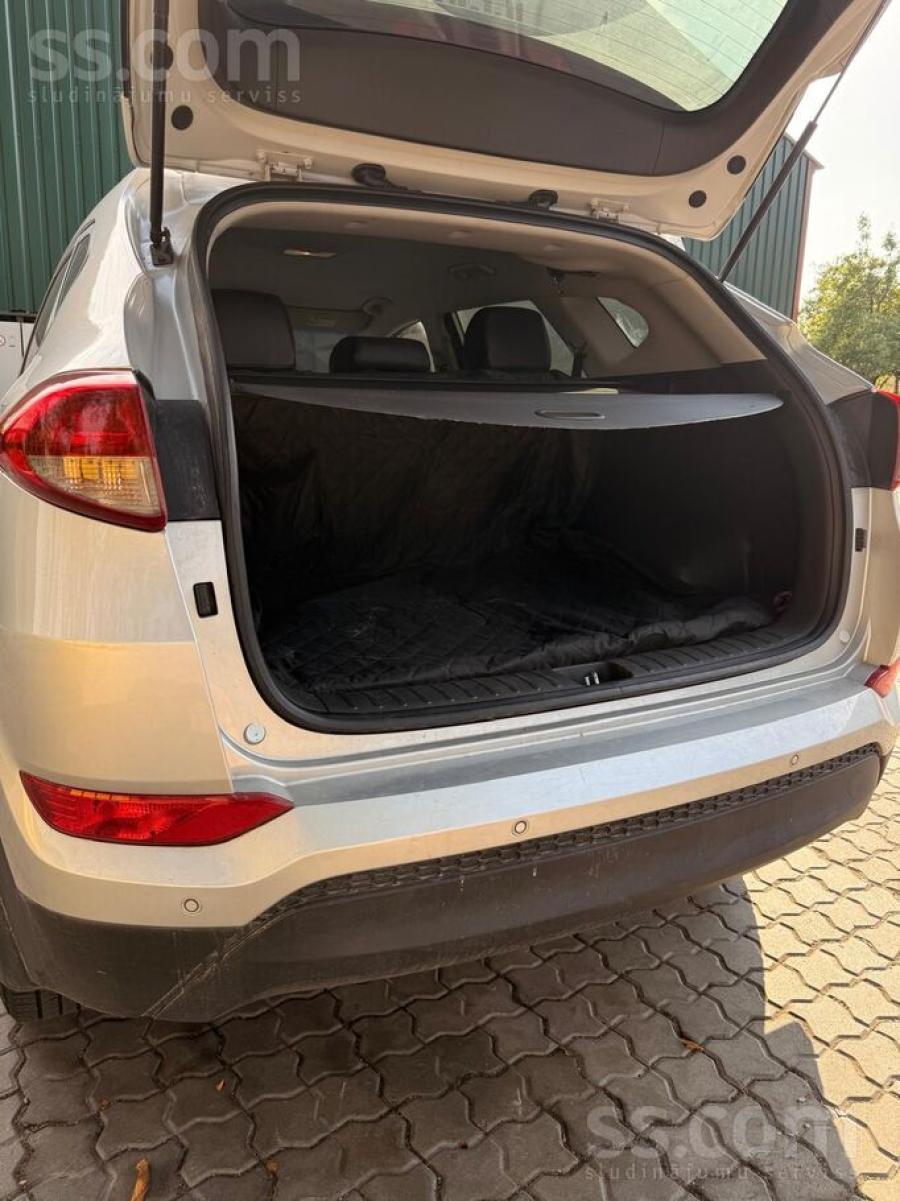 Pelēks Hyundai Tucson 2016 Rīga, ar dzinēja tilpumu 1.70 L un nobraukumu 162 tūkst. km par 11100 €, foto 9 vietnē AUTOMOTO.COM.LV