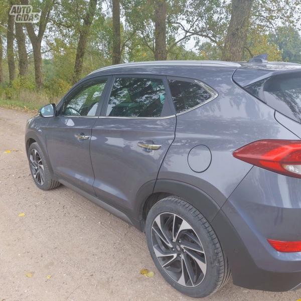 Grey Hyundai Tucson 2016 in Taurage, with an engine capacity of 2.00 L and mileage of 404 thousand km for 10500 €, photo 6 on AUTOMOTO.COM.LV
