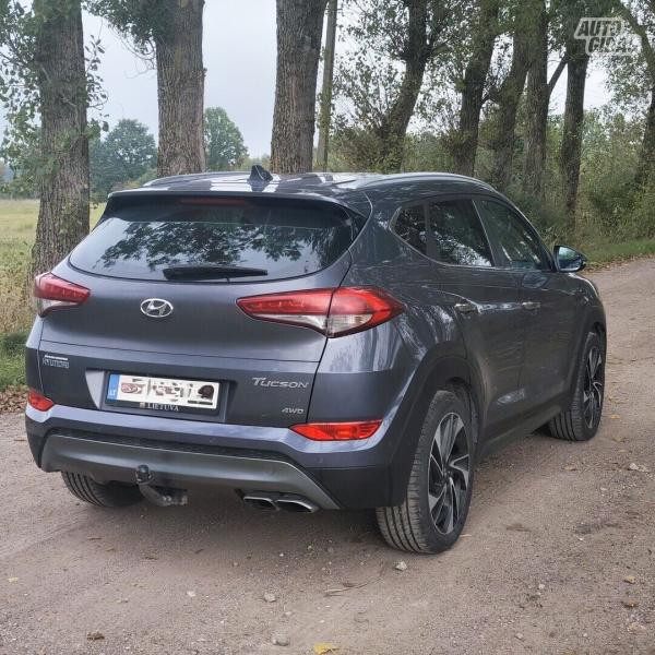 Grey Hyundai Tucson 2016 in Taurage, with an engine capacity of 2.00 L and mileage of 404 thousand km for 10500 €, photo 9 on AUTOMOTO.COM.LV