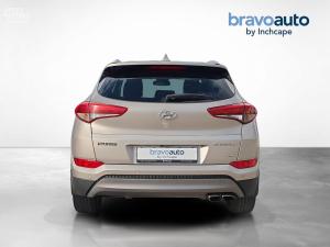 Grey Hyundai Tucson 2016 in Klaipeda, with an engine capacity of 1.60 L and mileage of 147 thousand km for 13500 €, photo 5 on AUTOMOTO.COM.LV