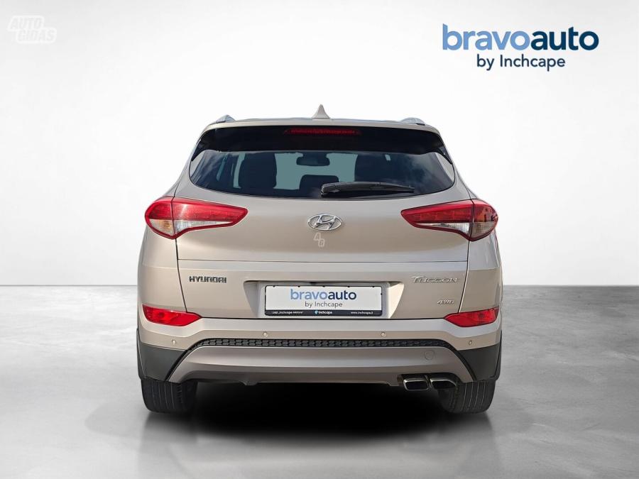 Grey Hyundai Tucson 2016 in Klaipeda, with an engine capacity of 1.60 L and mileage of 147 thousand km for 13500 €, photo 5 on AUTOMOTO.COM.LV