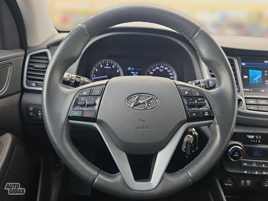 Grey Hyundai Tucson 2016 in Klaipeda, with an engine capacity of 1.60 L and mileage of 147 thousand km for 13500 €, photo 17 on AUTOMOTO.COM.LV
