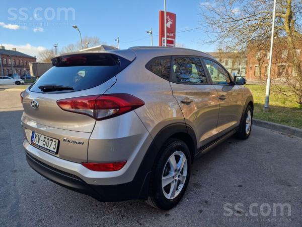 Pelēks Hyundai Tucson 2017 Liepāja, ar dzinēja tilpumu 1.70 L un nobraukumu 100 tūkst. km par 14500 €, foto 3 vietnē AUTOMOTO.COM.LV