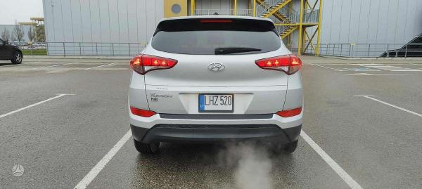 Grey Hyundai Tucson 2017 in Vilnius, with an engine capacity of 2.00 L and mileage of 121 thousand km for 9999 €, photo 4 on AUTOMOTO.COM.LV