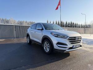 Grey Hyundai Tucson 2017 in Vilnius, with an engine capacity of 2.00 L and mileage of 121 thousand km for 9999 €, photo  on AUTOMOTO.COM.LV