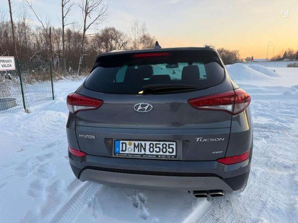 Pelēks Hyundai Tucson 2017 Utena, ar dzinēja tilpumu 2.00 L un nobraukumu 267 tūkst. km par 11900 €, foto 6 vietnē AUTOMOTO.COM.LV