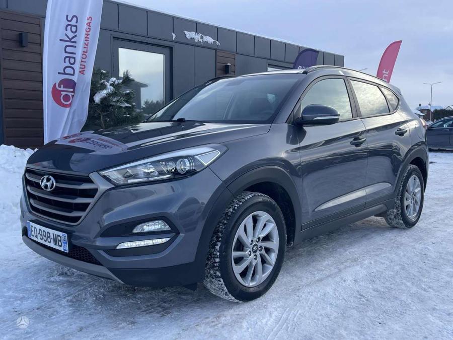 Grey Hyundai Tucson 2017 in Taurage, with an engine capacity of 1.69 L and mileage of 218 thousand km for 10200 €, photo 1 on AUTOMOTO.COM.LV