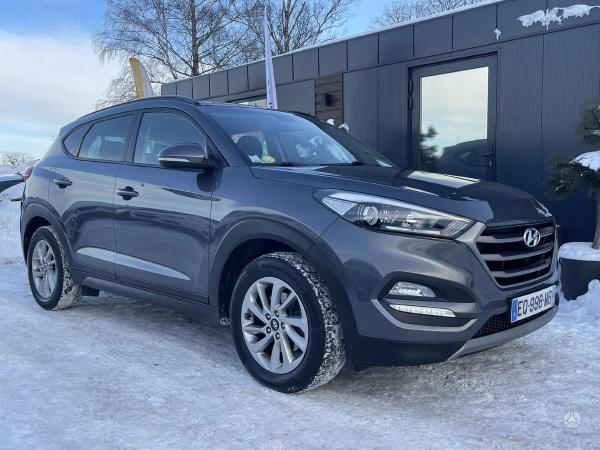 Grey Hyundai Tucson 2017 in Taurage, with an engine capacity of 1.69 L and mileage of 218 thousand km for 10200 €, photo 3 on AUTOMOTO.COM.LV