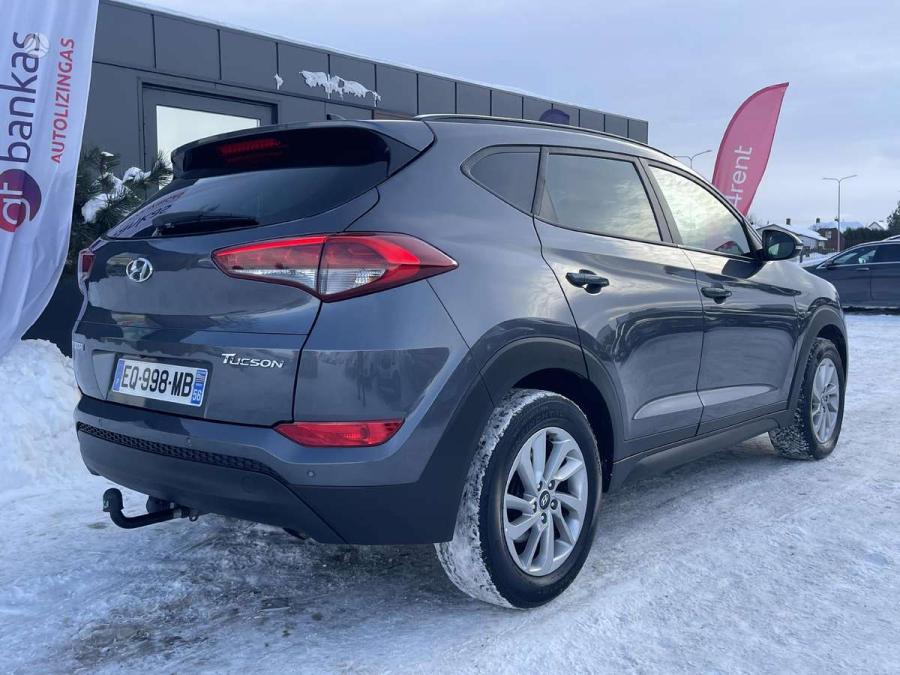 Grey Hyundai Tucson 2017 in Taurage, with an engine capacity of 1.69 L and mileage of 218 thousand km for 10200 €, photo 4 on AUTOMOTO.COM.LV