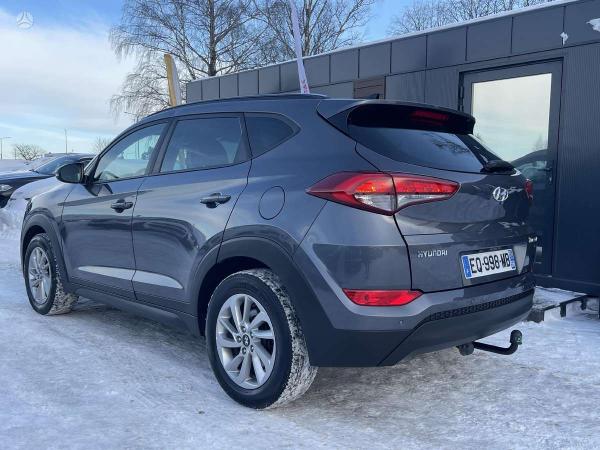 Grey Hyundai Tucson 2017 in Taurage, with an engine capacity of 1.69 L and mileage of 218 thousand km for 10200 €, photo 6 on AUTOMOTO.COM.LV
