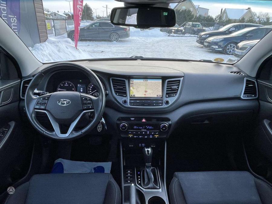 Grey Hyundai Tucson 2017 in Taurage, with an engine capacity of 1.69 L and mileage of 218 thousand km for 10200 €, photo 18 on AUTOMOTO.COM.LV