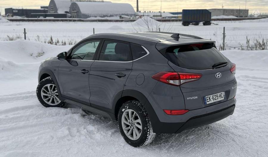 Pelēks Hyundai Tucson 2017 Tauragė, ar dzinēja tilpumu 1.69 L un nobraukumu 250 tūkst. km par 9300 €, foto 19 vietnē AUTOMOTO.COM.LV