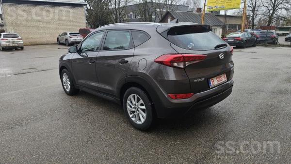 Grey Hyundai Tucson 2017 in Limbazi, with an engine capacity of 1.70 L and mileage of 200 thousand km for 11550 €, photo 7 on AUTOMOTO.COM.LV