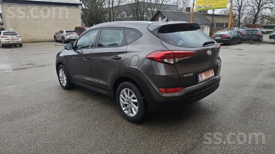 Pelēks Hyundai Tucson 2017 Limbaži, ar dzinēja tilpumu 1.70 L un nobraukumu 200 tūkst. km par 11550 €, foto 8 vietnē AUTOMOTO.COM.LV