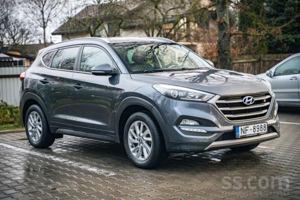 Pelēks Hyundai Tucson 2017 Rīga, ar dzinēja tilpumu 1.70 L un nobraukumu 0 tūkst. km par 9990 €, foto 3 vietnē AUTOMOTO.COM.LV