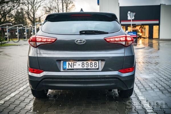 Pelēks Hyundai Tucson 2017 Rīga, ar dzinēja tilpumu 1.70 L un nobraukumu 0 tūkst. km par 9990 €, foto 5 vietnē AUTOMOTO.COM.LV