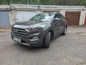 Grey Hyundai Tucson 2017 in Riga, with an engine capacity of 1.70 L and mileage of 123 thousand km for 12900 €, photo 3 on AUTOMOTO.COM.LV