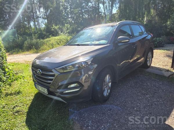 Pelēks Hyundai Tucson 2017 Rīga, ar dzinēja tilpumu 1.70 L un nobraukumu 124 tūkst. km par 10900 €, foto 1 vietnē AUTOMOTO.COM.LV