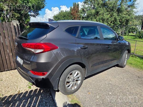 Pelēks Hyundai Tucson 2017 Rīga, ar dzinēja tilpumu 1.70 L un nobraukumu 124 tūkst. km par 10900 €, foto 3 vietnē AUTOMOTO.COM.LV
