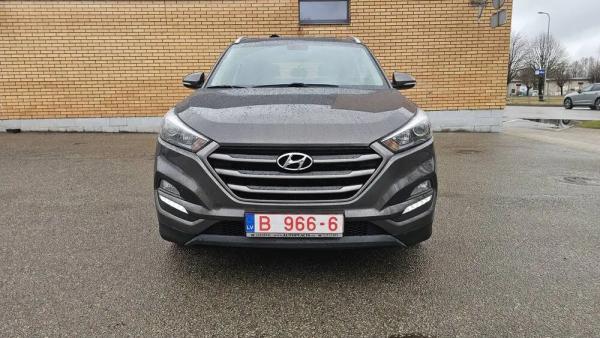 Pelēks Hyundai Tucson 2017 Rīga, ar dzinēja tilpumu 1.70 L un nobraukumu 200 tūkst. km par 10950 €, foto 2 vietnē AUTOMOTO.COM.LV
