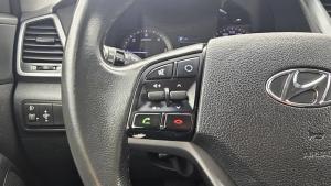 Grey Hyundai Tucson 2017 in Riga, with an engine capacity of 1.70 L and mileage of 200 thousand km for 10950 €, photo 17 on AUTOMOTO.COM.LV