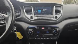 Grey Hyundai Tucson 2017 in Riga, with an engine capacity of 1.70 L and mileage of 200 thousand km for 10950 €, photo 18 on AUTOMOTO.COM.LV