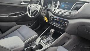 Grey Hyundai Tucson 2017 in Riga, with an engine capacity of 1.70 L and mileage of 200 thousand km for 10950 €, photo 21 on AUTOMOTO.COM.LV