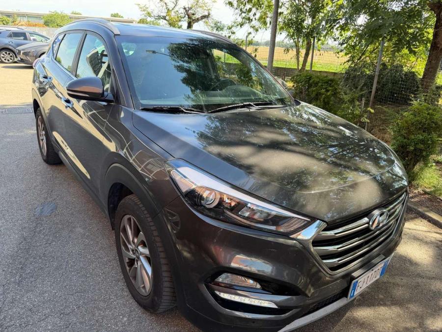Pelēks Hyundai Tucson 2017 Panevēža, ar dzinēja tilpumu 2.00 L un nobraukumu 208 tūkst. km par 10600 €, foto 1 vietnē AUTOMOTO.COM.LV