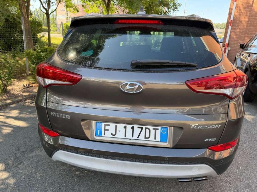 Pelēks Hyundai Tucson 2017 Panevēža, ar dzinēja tilpumu 2.00 L un nobraukumu 208 tūkst. km par 10600 €, foto 6 vietnē AUTOMOTO.COM.LV