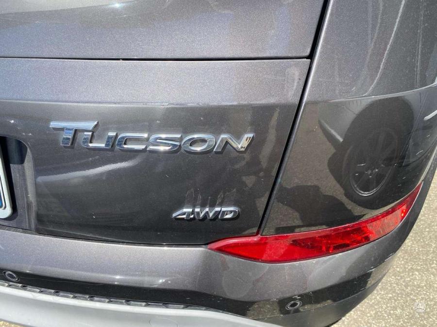Pelēks Hyundai Tucson 2017 Panevēža, ar dzinēja tilpumu 2.00 L un nobraukumu 208 tūkst. km par 10600 €, foto 8 vietnē AUTOMOTO.COM.LV