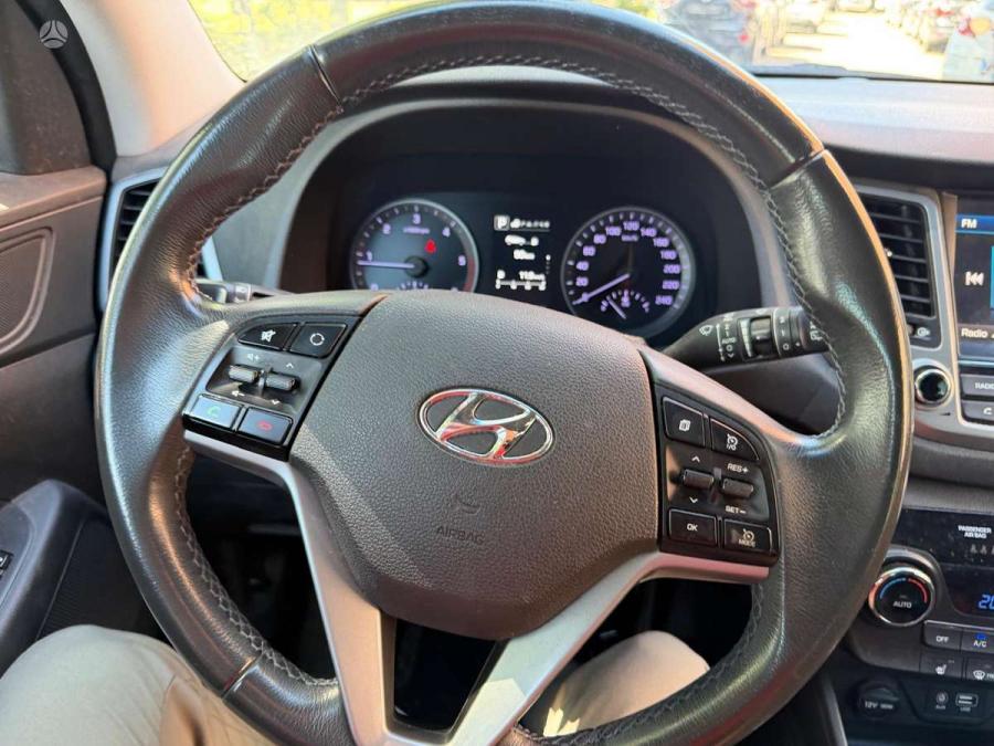 Pelēks Hyundai Tucson 2017 Panevēža, ar dzinēja tilpumu 2.00 L un nobraukumu 208 tūkst. km par 10600 €, foto 11 vietnē AUTOMOTO.COM.LV