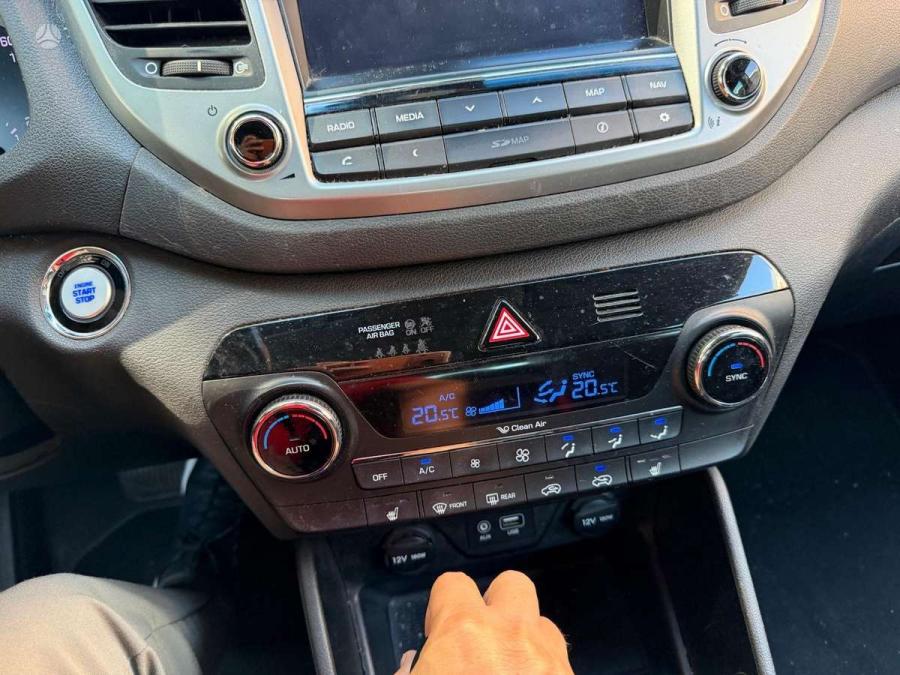 Pelēks Hyundai Tucson 2017 Panevēža, ar dzinēja tilpumu 2.00 L un nobraukumu 208 tūkst. km par 10600 €, foto 14 vietnē AUTOMOTO.COM.LV