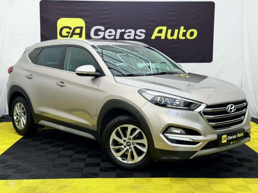 Grey Hyundai Tucson 2017 in Vilnius, with an engine capacity of 1.59 L and mileage of 152 thousand km for 13990 €, photo 4 on AUTOMOTO.COM.LV