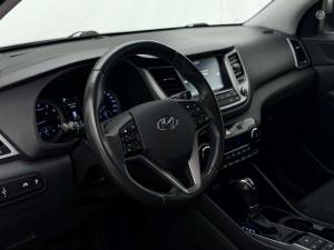Grey Hyundai Tucson 2017 in Vilnius, with an engine capacity of 1.59 L and mileage of 152 thousand km for 13990 €, photo 10 on AUTOMOTO.COM.LV