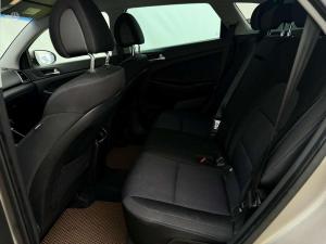 Grey Hyundai Tucson 2017 in Vilnius, with an engine capacity of 1.59 L and mileage of 152 thousand km for 13990 €, photo 12 on AUTOMOTO.COM.LV