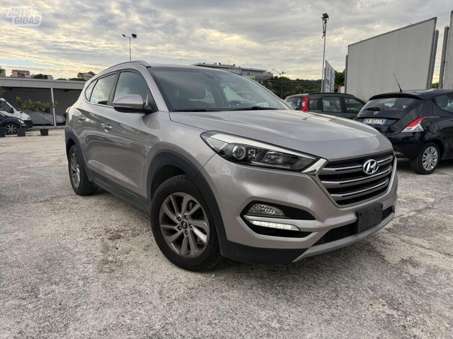 Grey Hyundai Tucson 2017 in Utena, with an engine capacity of 1.70 L and mileage of 171 thousand km for 11900 €, photo 3 on AUTOMOTO.COM.LV