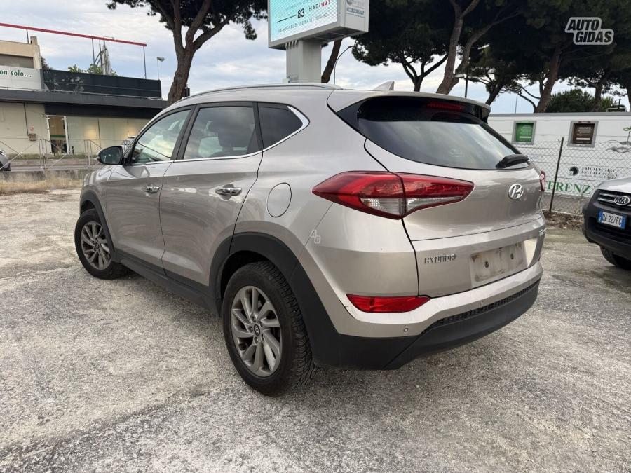 Grey Hyundai Tucson 2017 in Utena, with an engine capacity of 1.70 L and mileage of 171 thousand km for 11900 €, photo 8 on AUTOMOTO.COM.LV